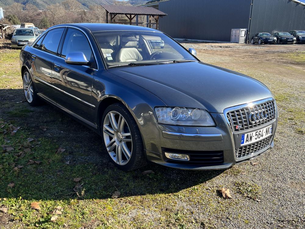 audi S8 V10